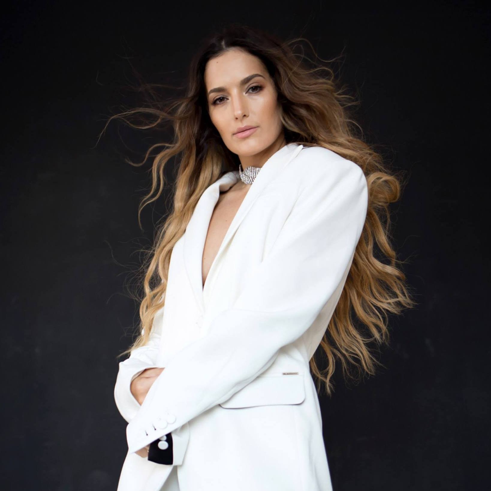 Discografia de Minelli Lyrics, Songs, and Albums