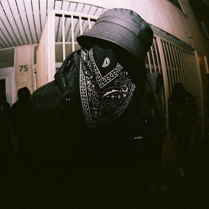 Akimbo - Paroles - Ziak | LETRASBOOM.COM