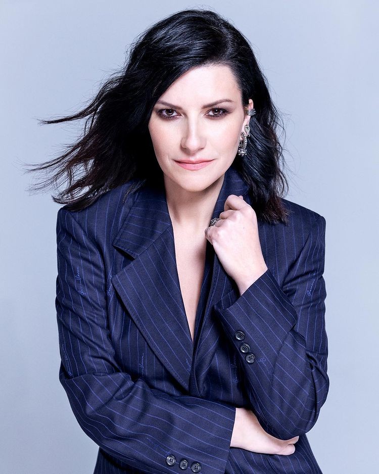 Escucha a tu corazón - Letra - Laura Pausini | LETRASBOOM.C...