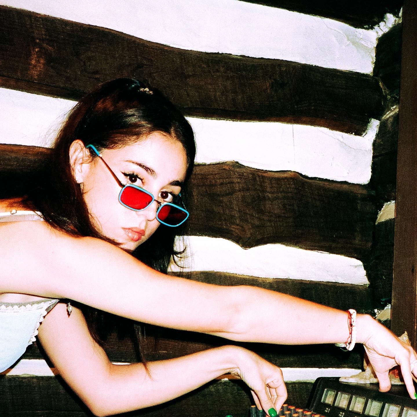 Sacred - Lyrics - Samia | LETRASBOOM.COM