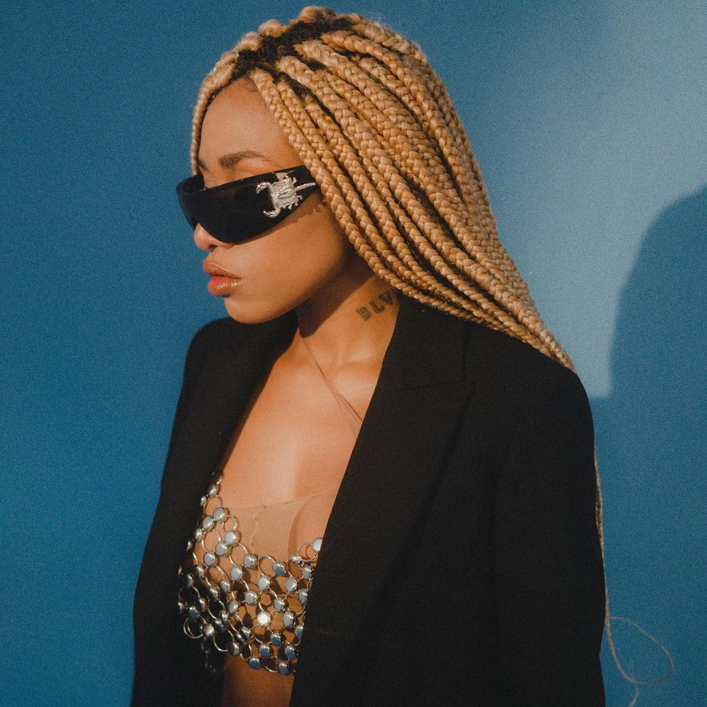 Discografia de EBONY Lyrics, Songs, and Albums | LETRASBOOM.COM