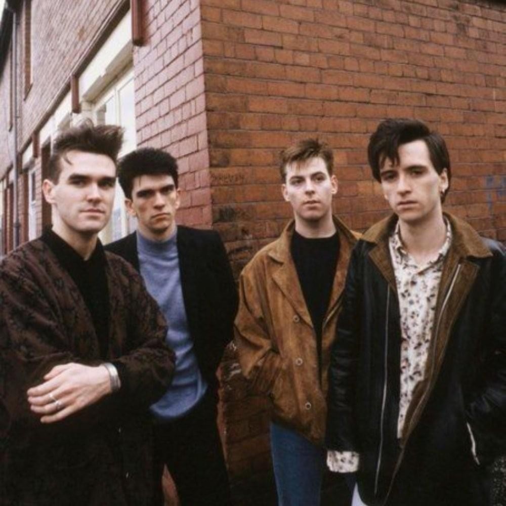There Is a Light That Never Goes Out - Lyrics - The Smiths